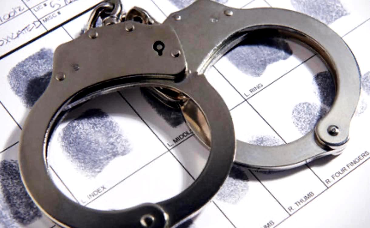 Man aangehouden voor bedreigen partner en agenten - Paradise FM 103.1 Man aangehouden voor bedreigen partner en agenten - Paradise FM 103.1